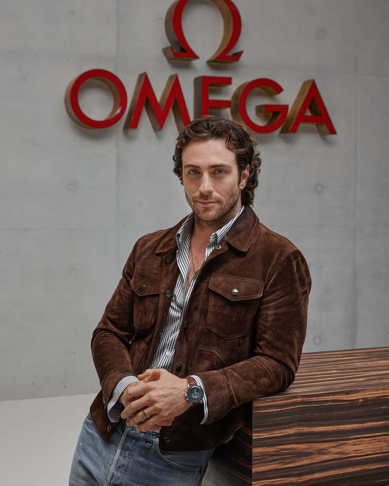 OMEGA da la bienvenida a Aaron Taylor-Johnson como nuevo embajador